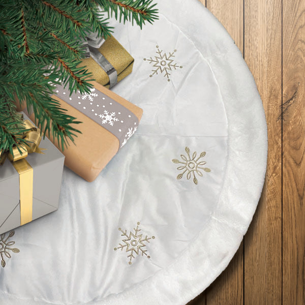 48" Ivory Snowflake Embroidered Tree Skirt with Faux Fur Trim – Old ...