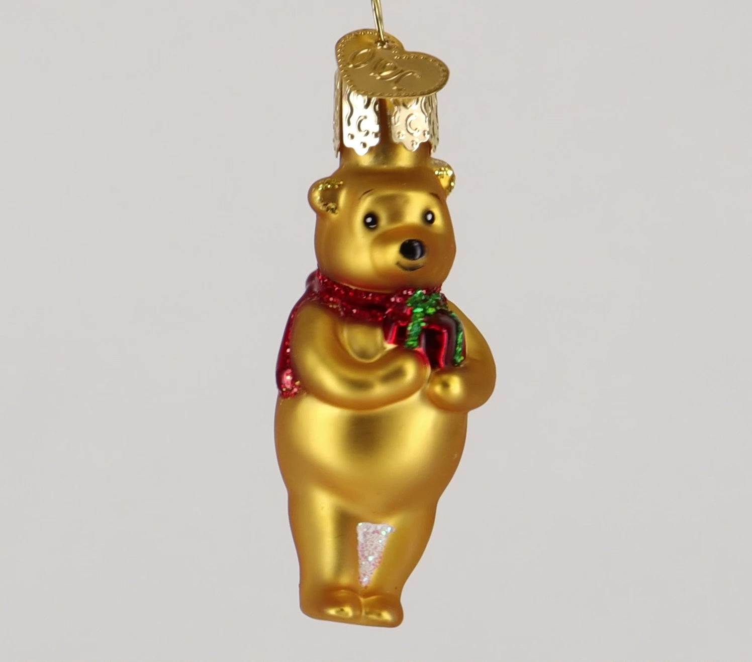 Mini Winnie With Gift Ornament – Old World Christmas